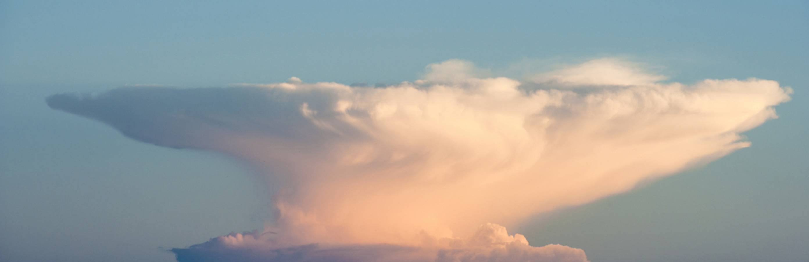 How anvil clouds form - Windy.app